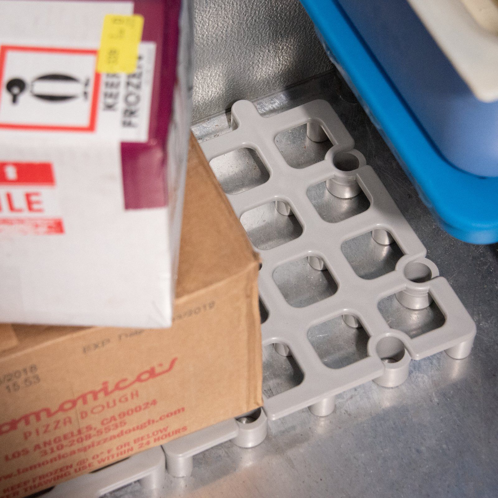 CARLISLE Floor Rack System: Unassembled, Single-Piece Modular, 1 1/2 in ...