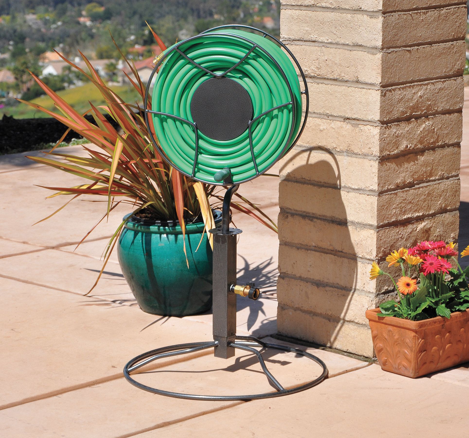Yard Butler Garden Hose Reel Garden Hoses Hose Capacity 200 Ft 5 8