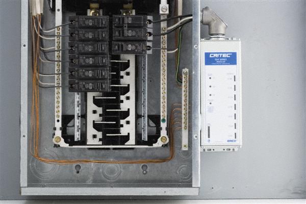 NVENT ERICO Surge Protection Device: Three Phase, 120/240V AC High Leg ...