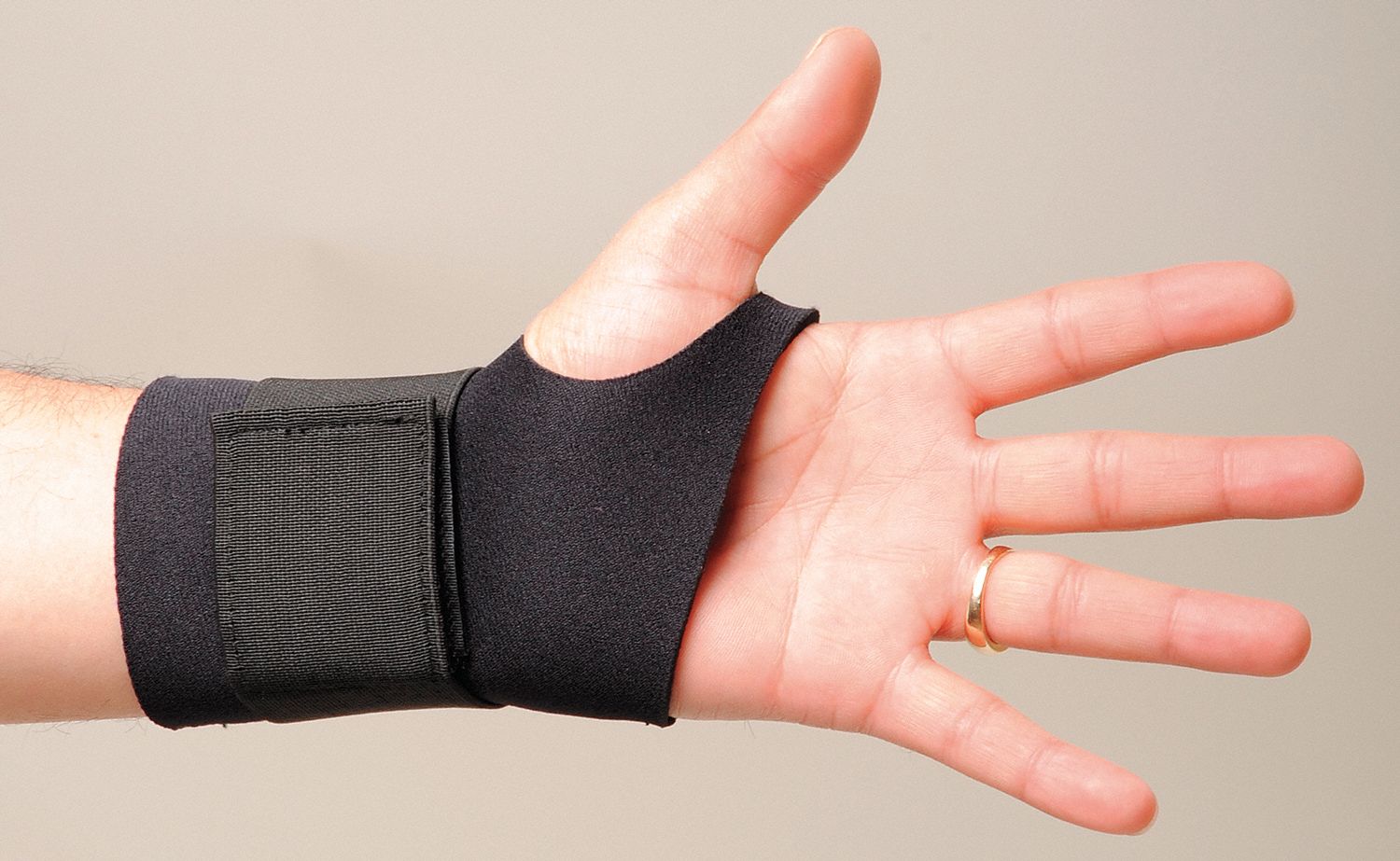 CONDOR Wrist Support: Ambidextrous, L Ergonomic Support Size, Black ...