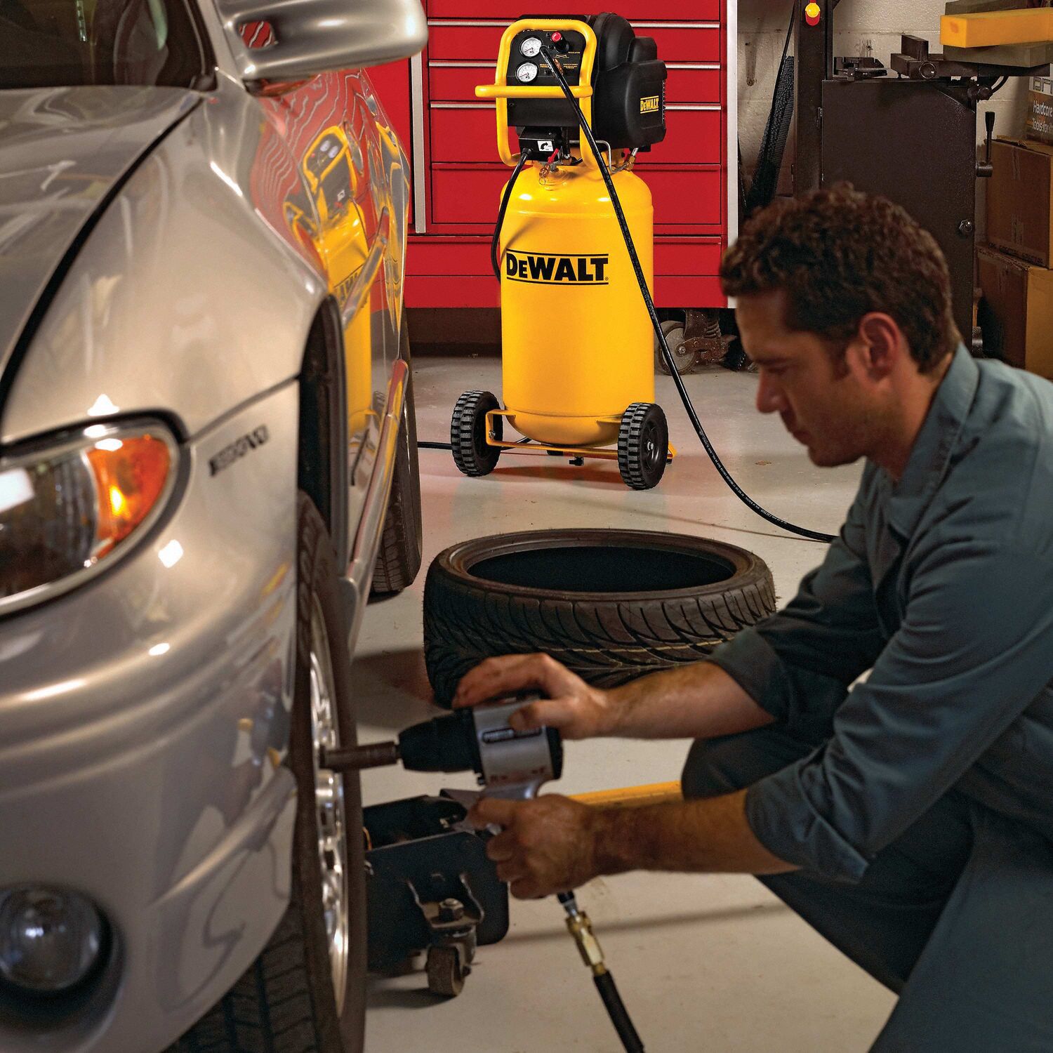 DEWALT Portable Air Compressor: Oil Free, 15 gal, Vertical, 1.6 hp, 5 ...