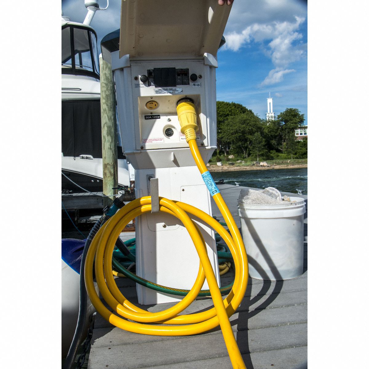 HUBBELL WIRING DEVICE-KELLEMS Lighted Extension Cord: 50 ft Cord Lg, 6 ...