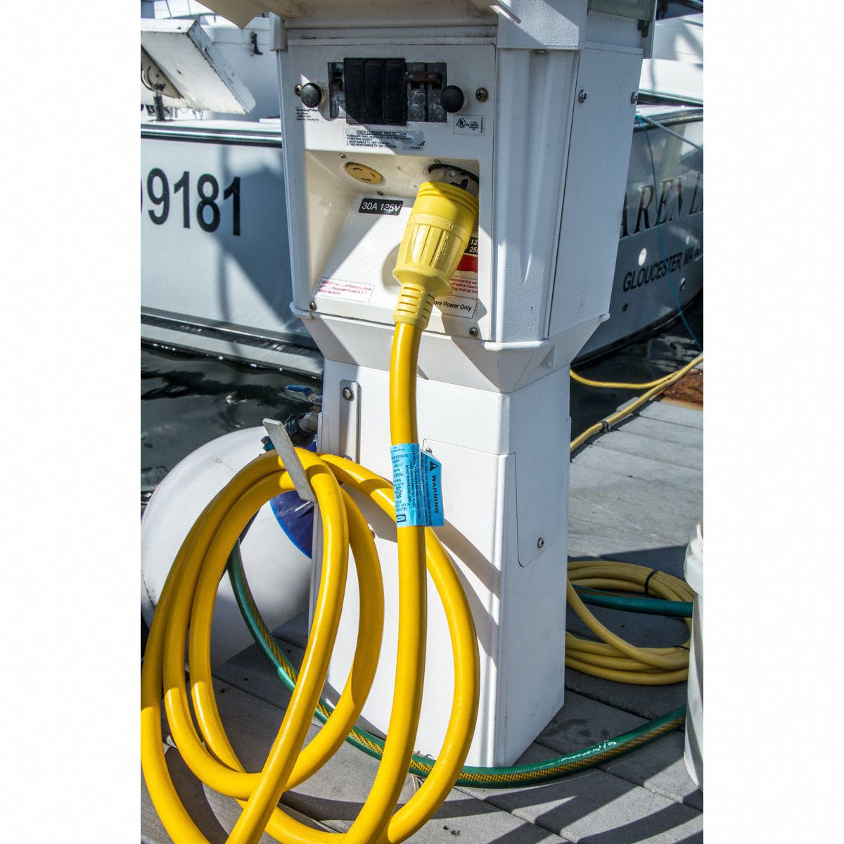 HUBBELL WIRING DEVICE-KELLEMS Lighted Extension Cord: 50 ft Cord Lg, 6 ...