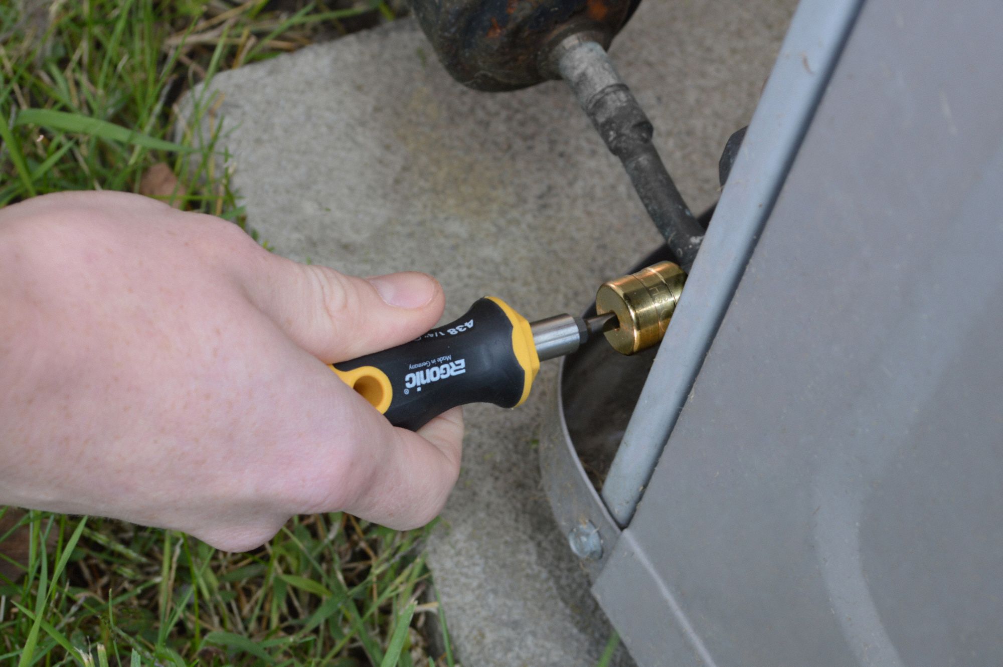 JB INDUSTRIES Refrigerant Cap Lock Screwdriver: Universal - 20HK11|SHLD ...