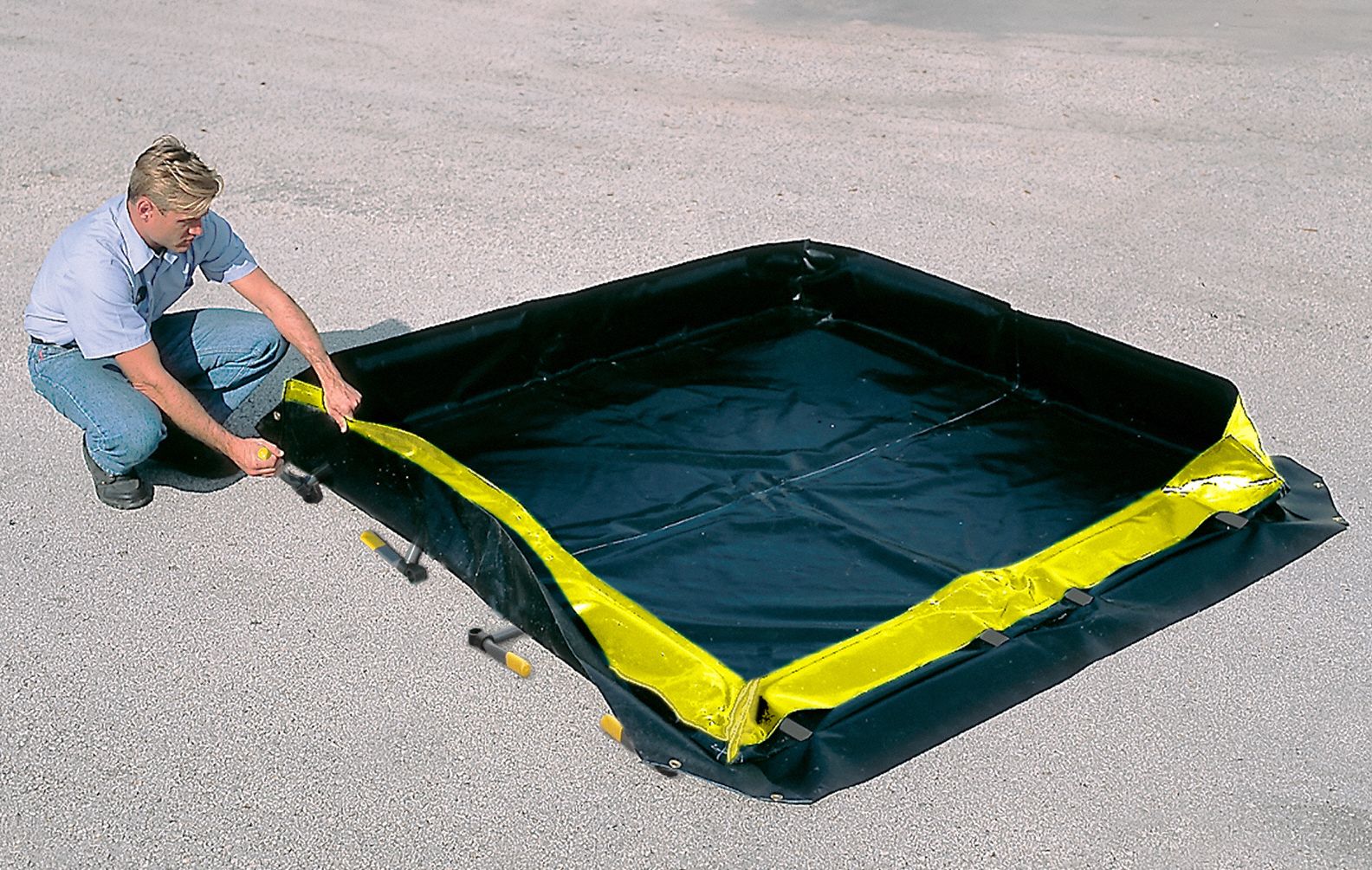 ULTRATECH Collapsible Berm, CP2K, Black/Yellow - 20JJ60|8404 - Grainger