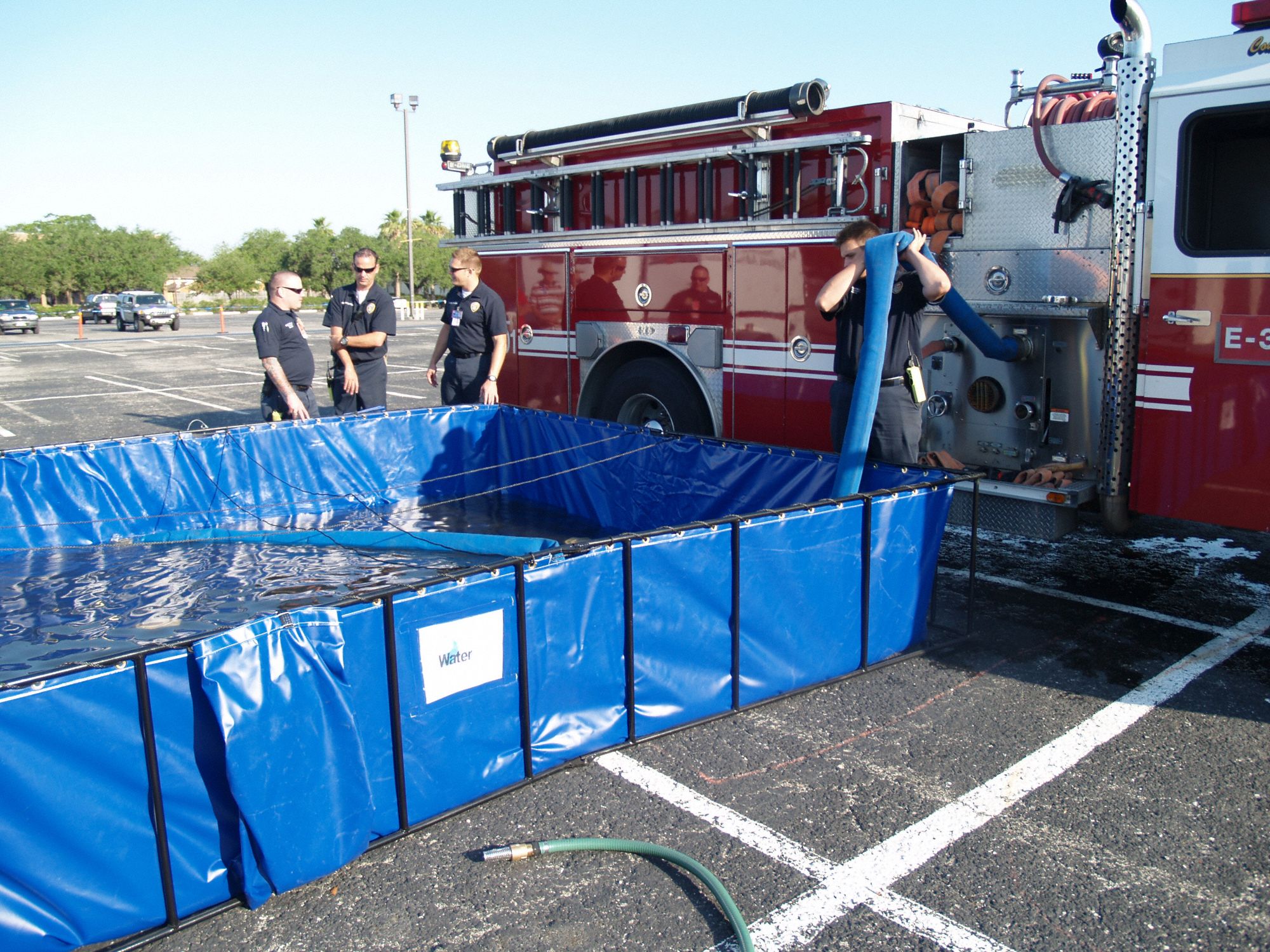 FIRST WATER Open Top Water Containment Tank: 3,000 gal Capacity, 22 oz ...