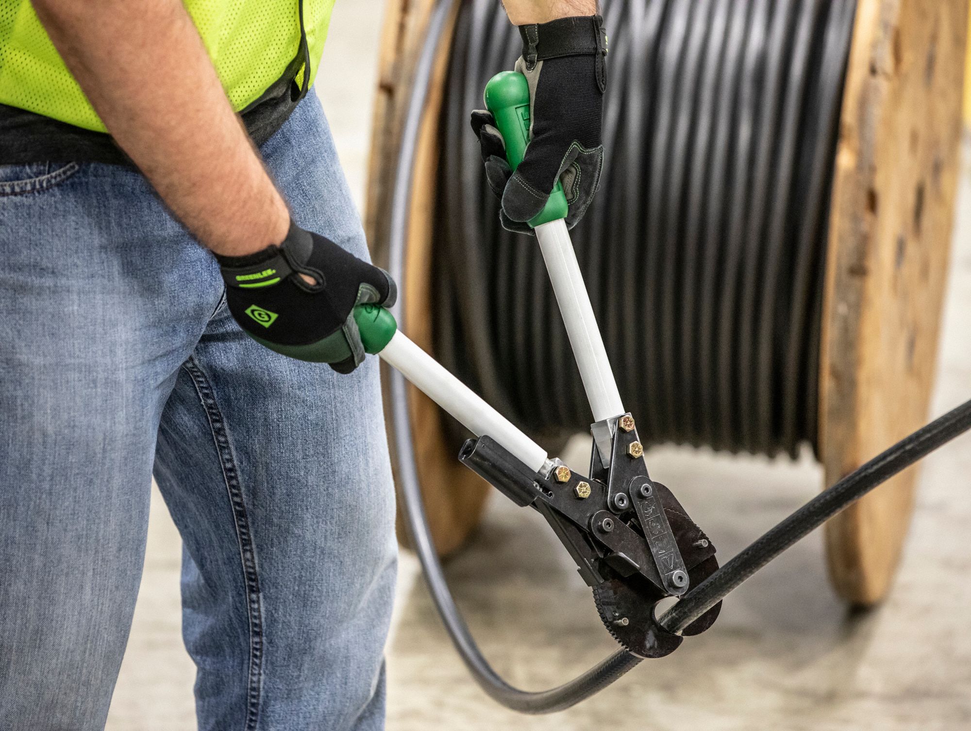 GREENLEE Ratchet Cable Cutter: Fiberglass, Shear, For 795 kcmil Max Dia ...