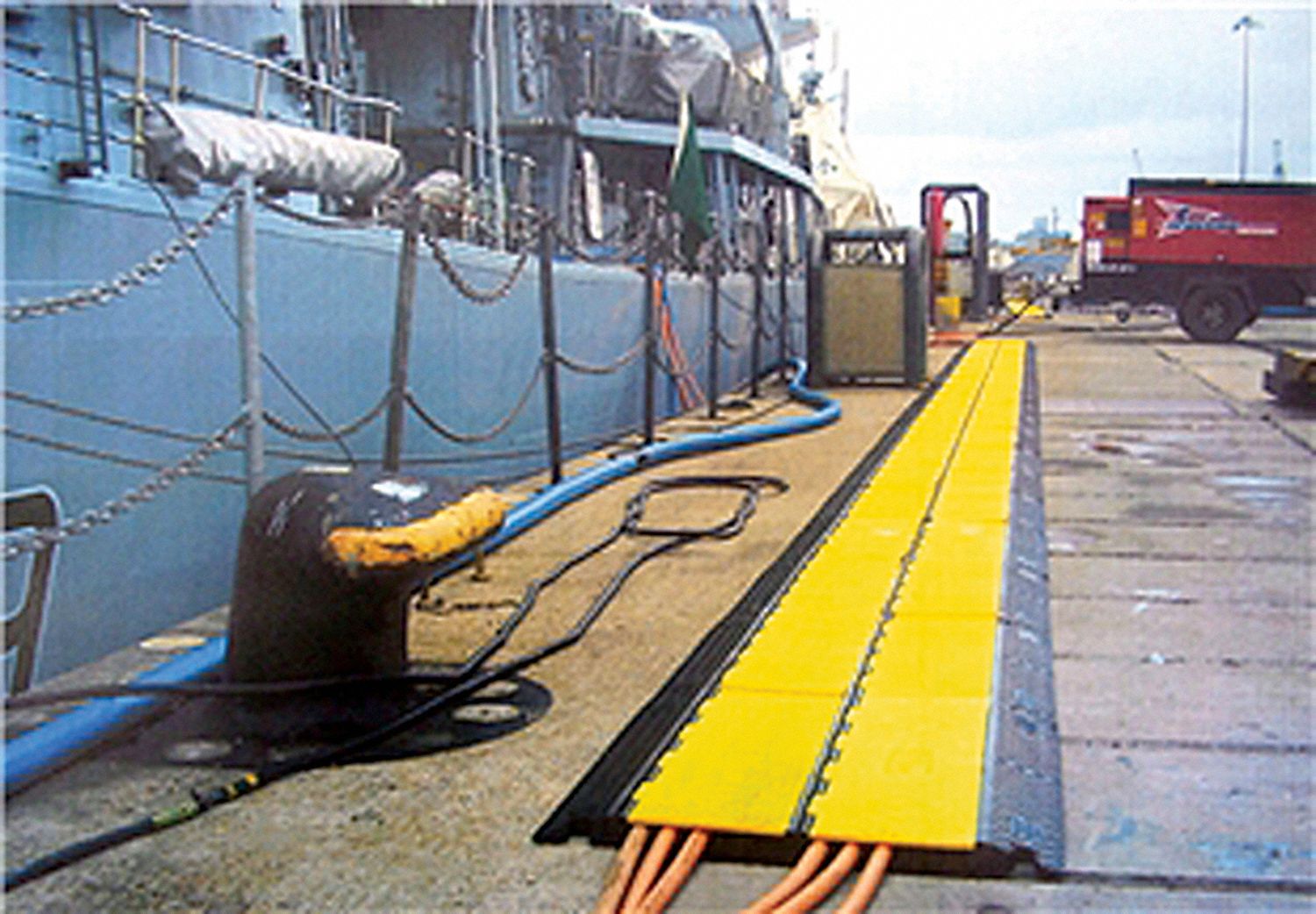 YELLOW JACKET Cable Protector: 5 Channels, Hinged, 1 in Max Cable Dia ...