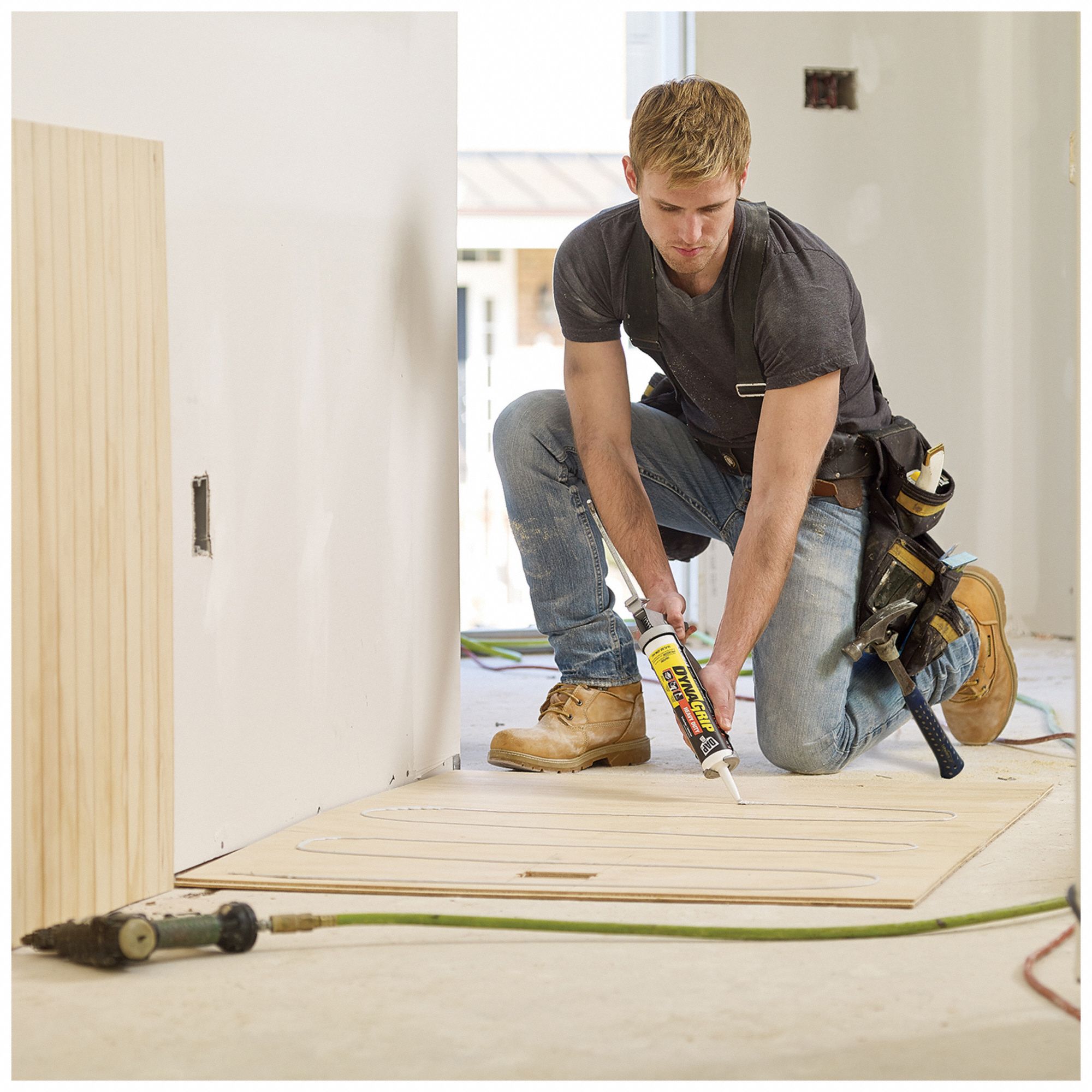 DAP Construction Adhesive: Heavy Duty, 9 fl oz, Cartridge, White ...