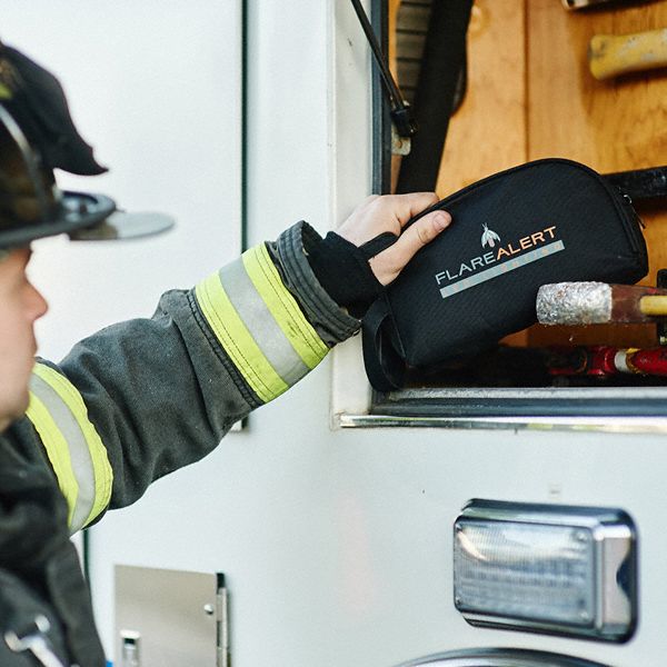 FLAREALERT LED Road Flare Kit: Puck LED Flare, 3 Flares Included ...