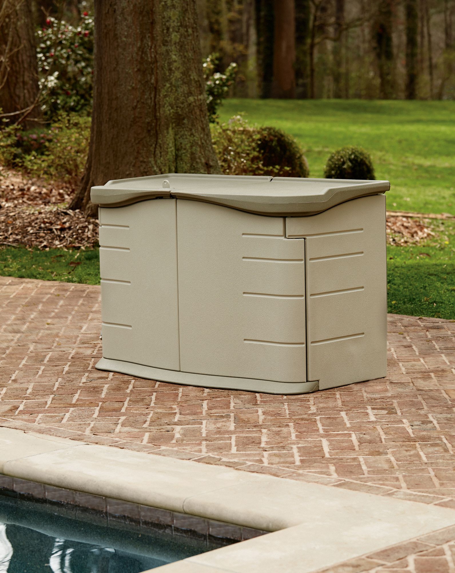 RUBBERMAID COMMERCIAL PRODUCTS Outdoor Storage Shed: 18 cu ft Capacity ...