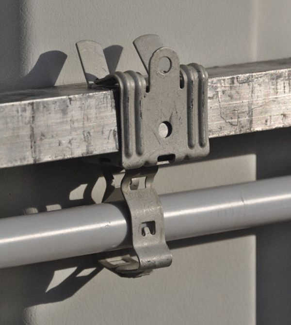 NVENT CADDY Beam Clip with Conduit & Pipe Hanger, Hammer-On: 1/2 in_3/4 ...