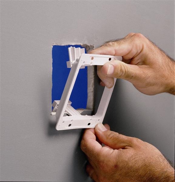 NVENT CADDY Communication Mounting Bracket: Plastic, White, Low Volt ...