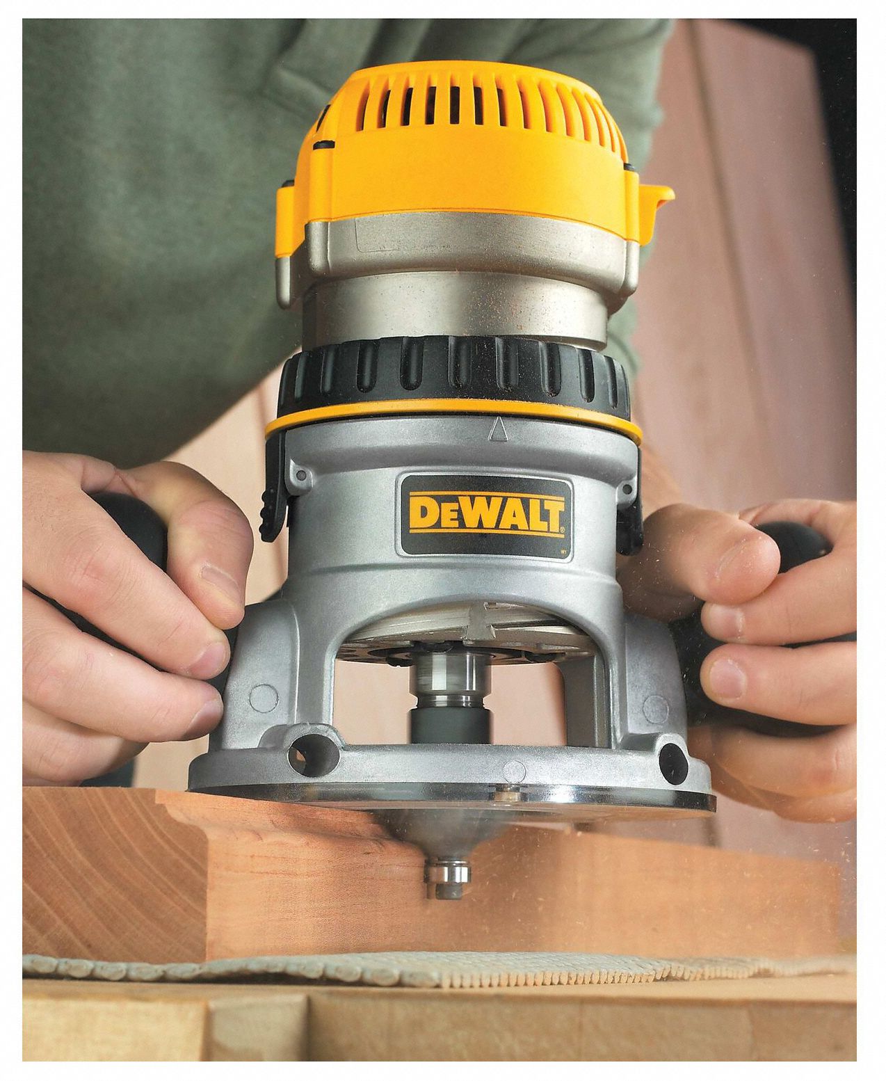 DEWALT Router: Mid-Size, Fixed Base, 1.75 hp, Fixed Speed, 24,500 RPM ...