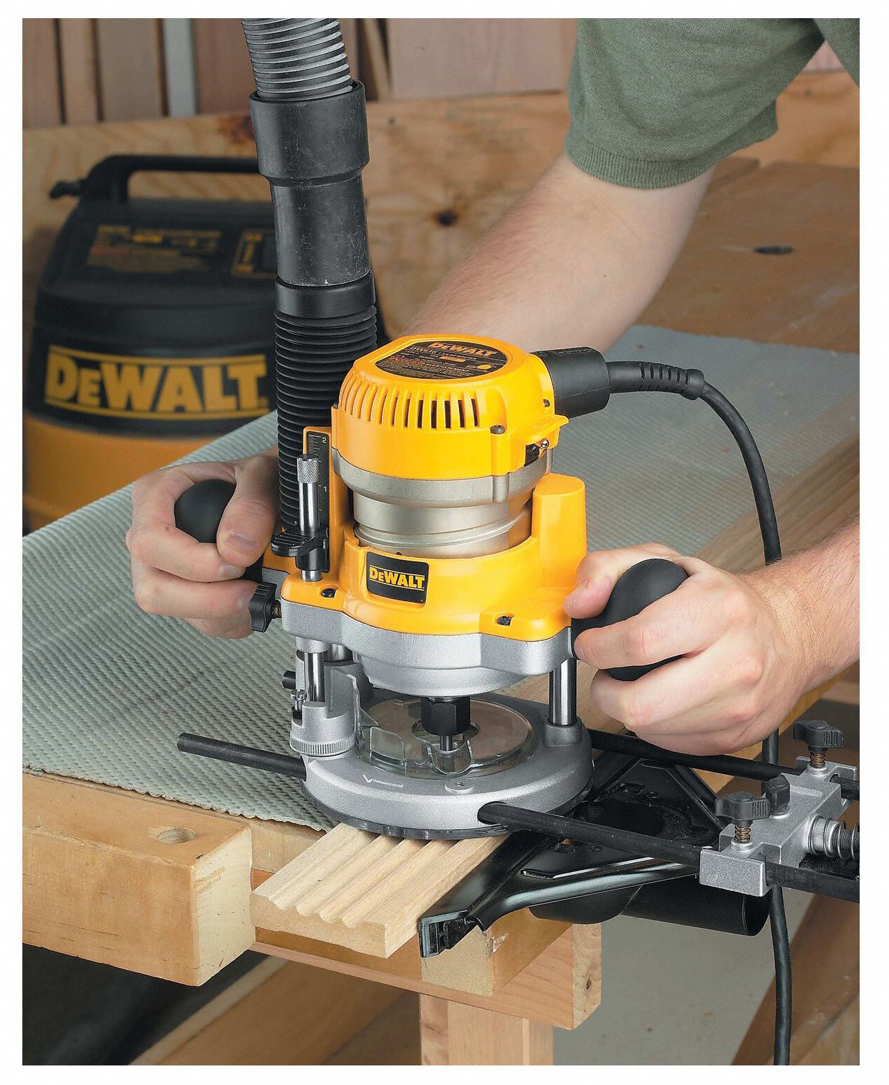 DEWALT Router Base: For DW616/DW618, Plunge Base, Dual Grip, 2 Piece(s ...