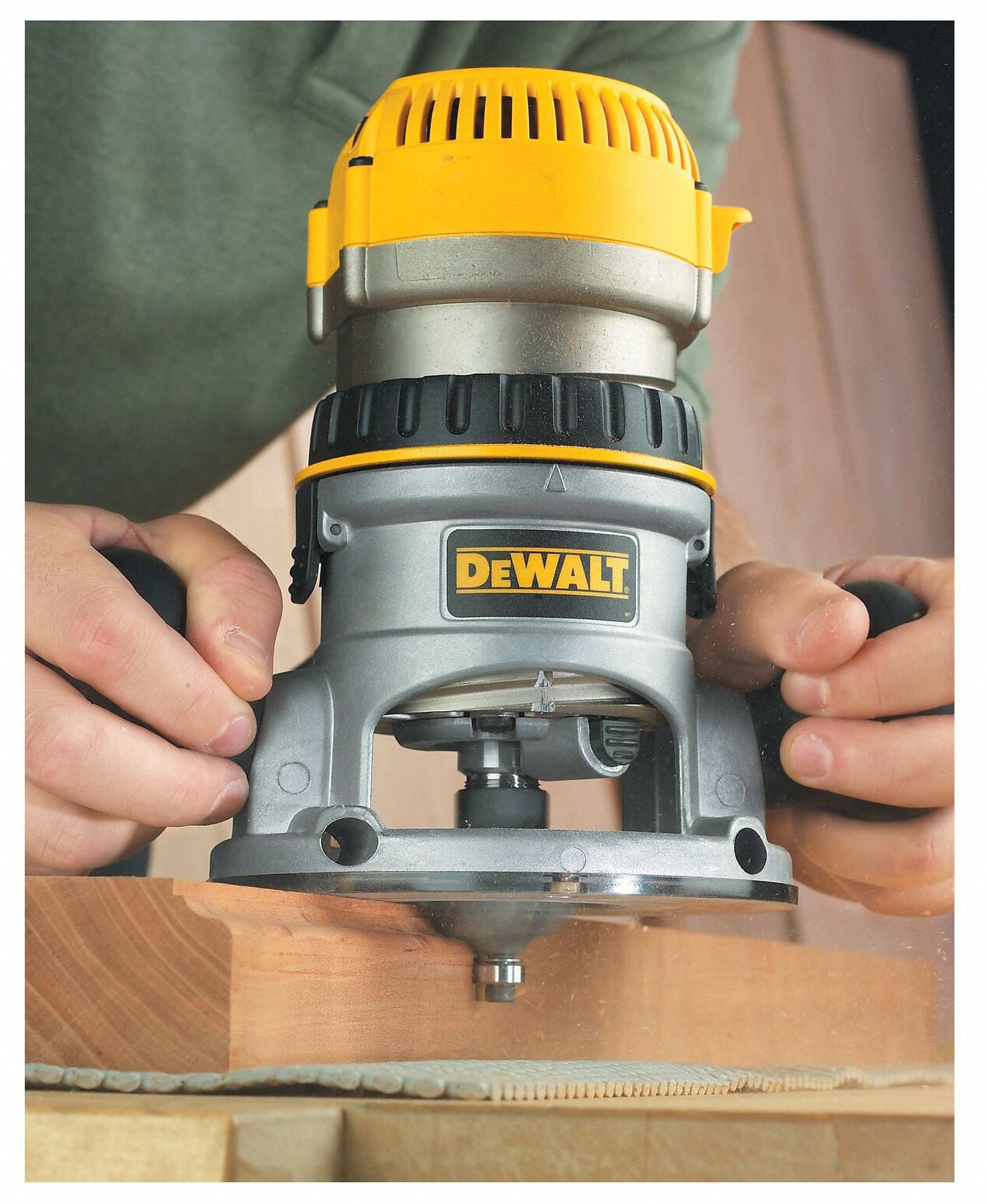 DEWALT Router: Mid-Size, Fixed Base, 2.25 hp, Variable Speed, 24,000 ...