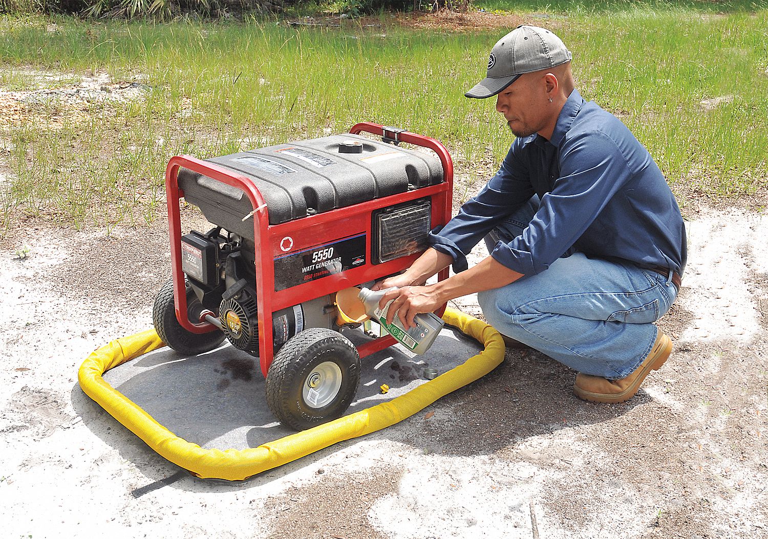 ULTRATECH Filter Berm Pad: Fuel/Grease/Hydrocarbons/Oil, 60 in L x 48 ...