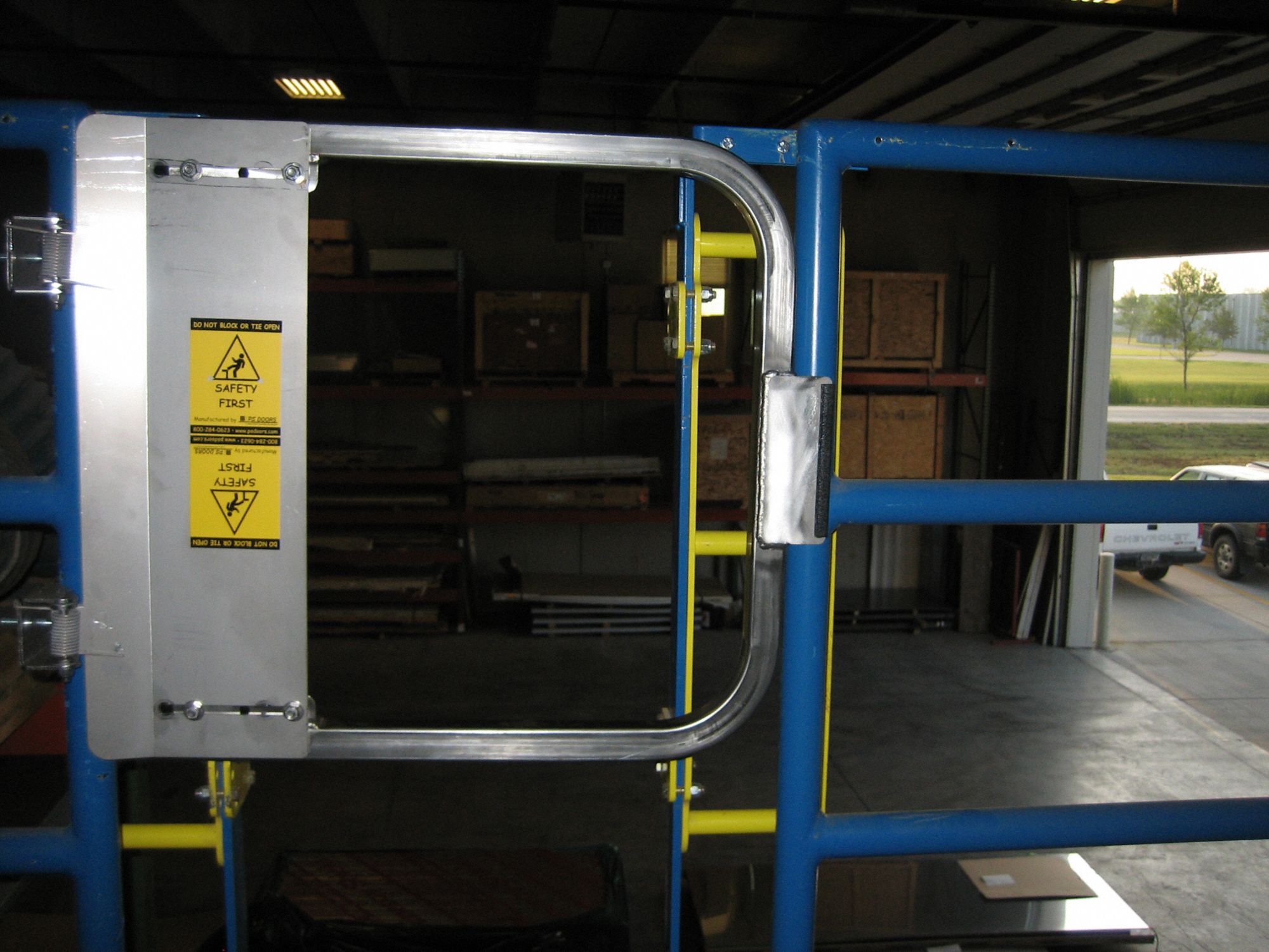 PS INDUSTRIES Single-Door Metal: 316 Stainless Steel, For 22 3/4 in to ...