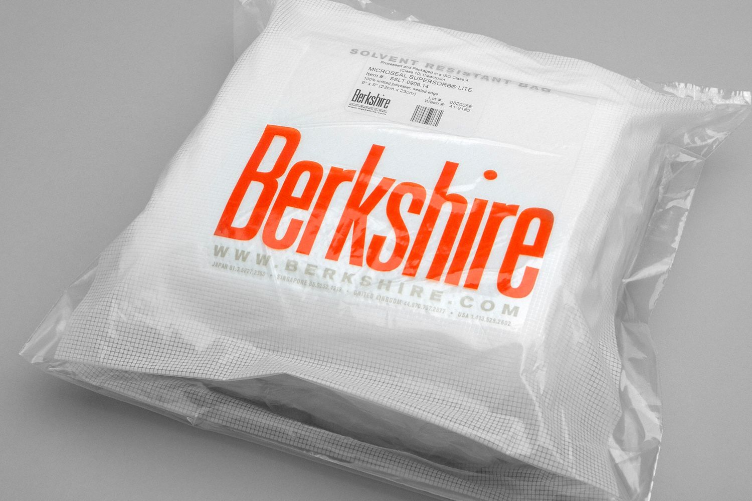 BERKSHIRE Dry Wipe: Soft Pack, ISO 3 (Class 1), Low Lint, MicroSeal ...