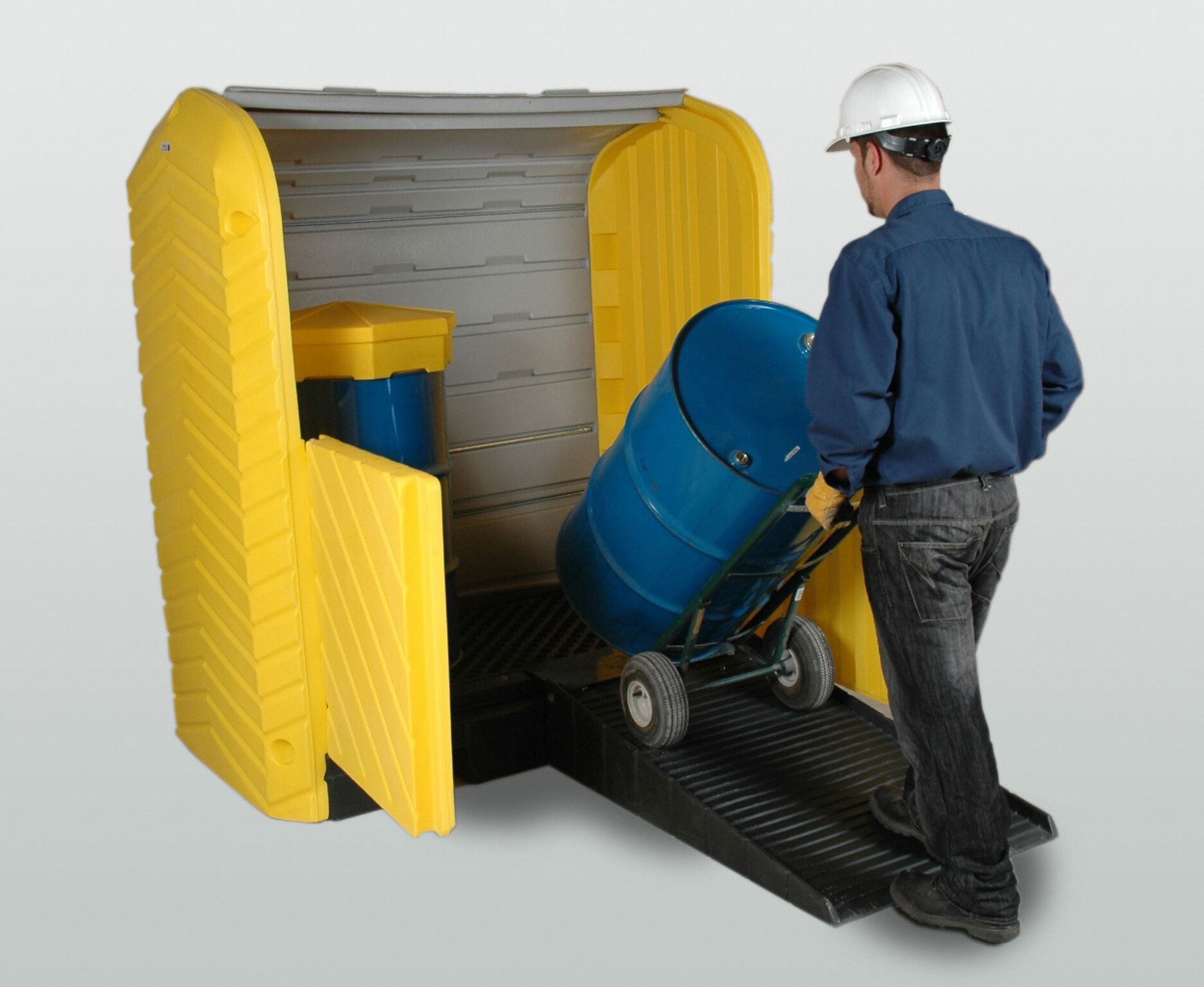 ULTRATECH Spill Pallet Ramp: 700 lb Load Capacity, 55 1/2 in L x 28 1/2 ...