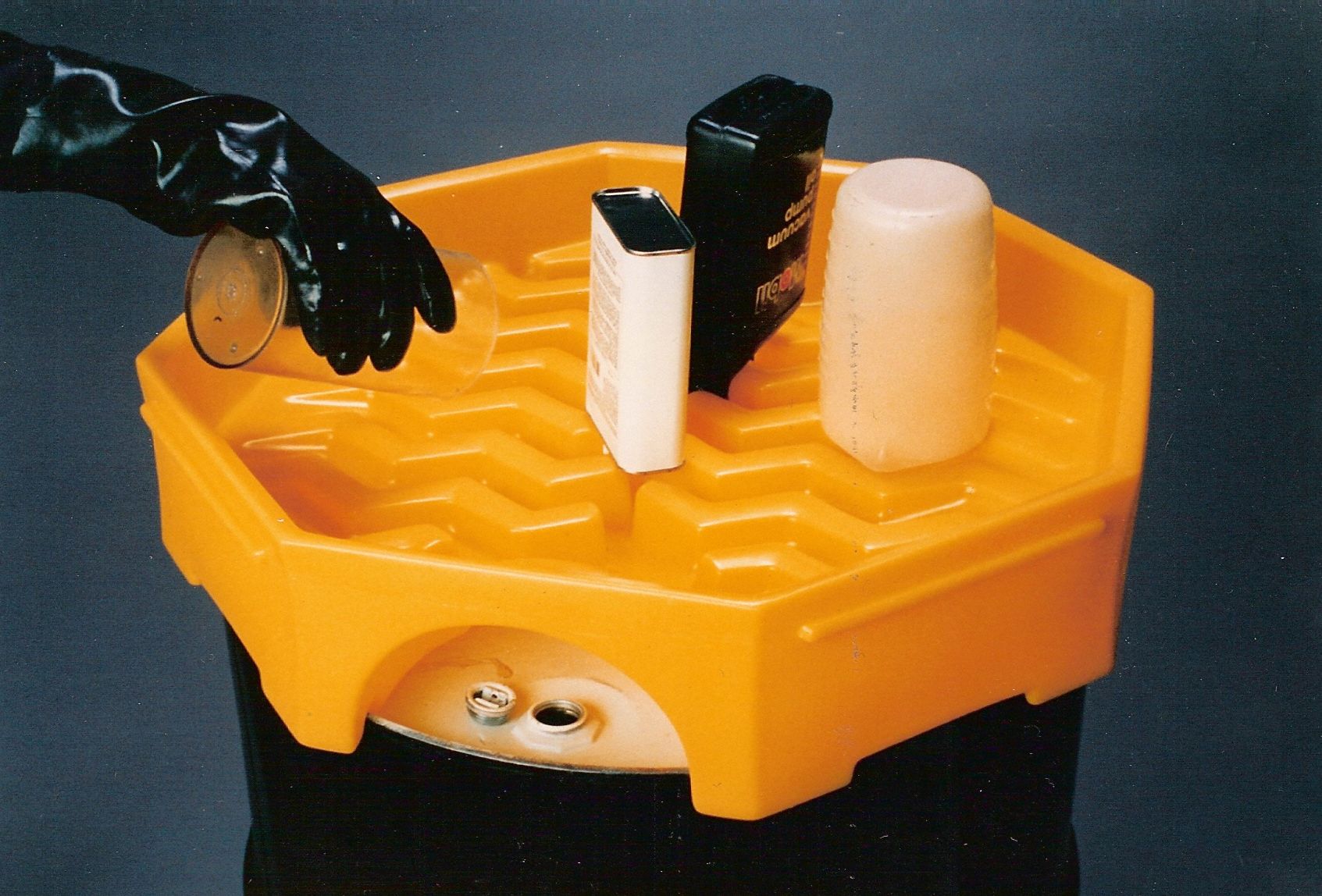 ULTRATECH Drum Funnel: No Lid, Yellow, No Flame Arrester, 23 5/8 in x 5 ...