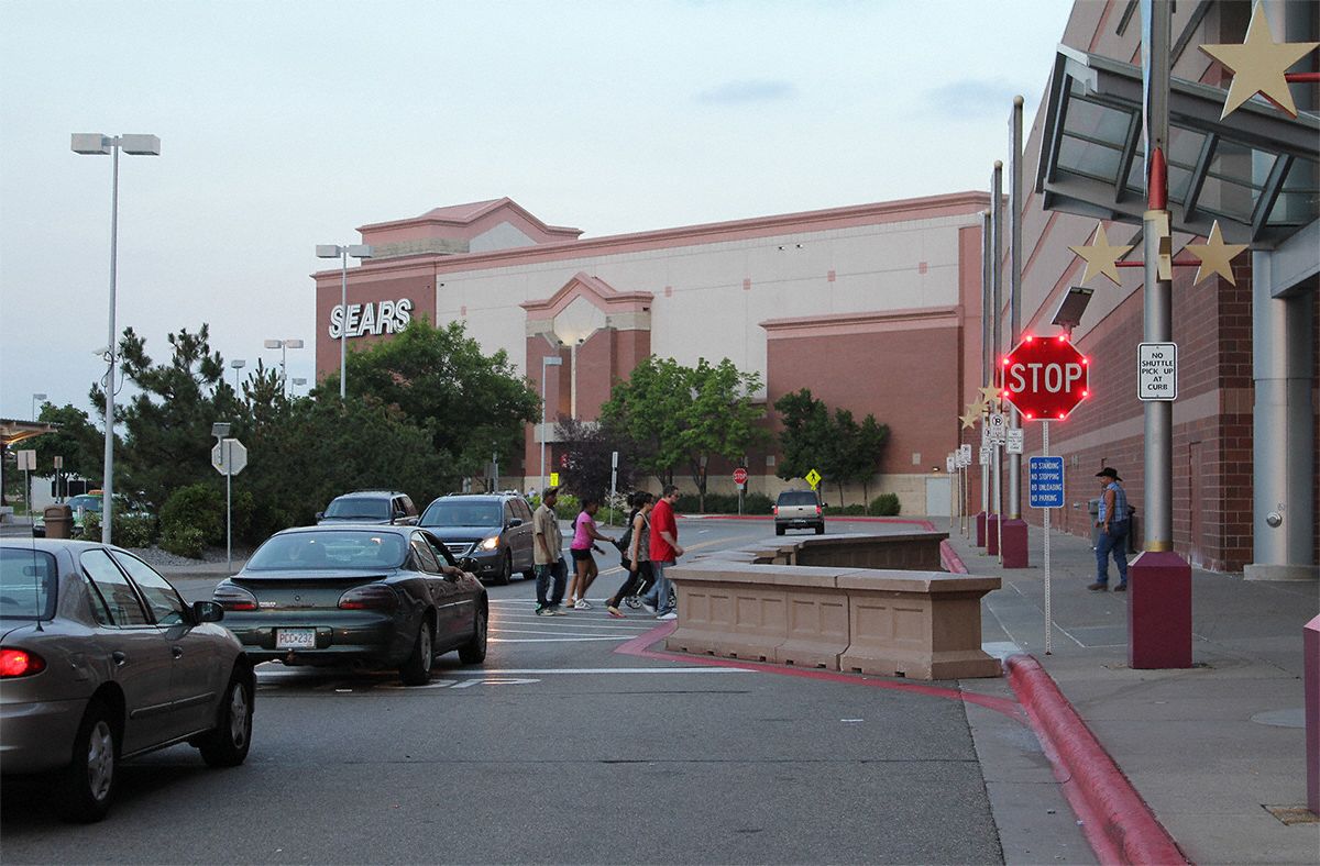 TAPCO LED Stop Sign: 30 in x 30 in Nominal Sign Size, Aluminum, 0.08 in ...