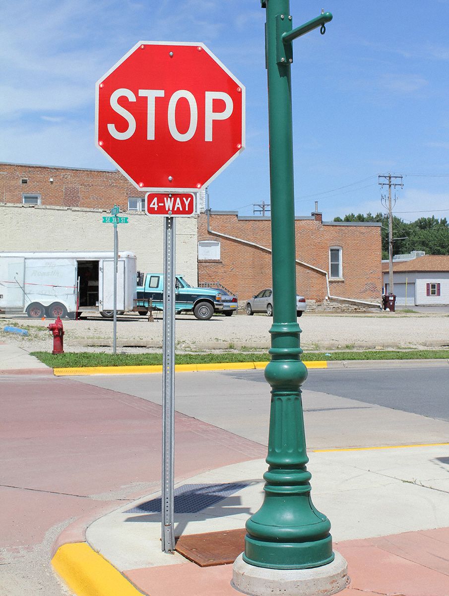 TAPCO LED Stop Sign: 30 in x 30 in Nominal Sign Size, Aluminum, 0.08 in ...
