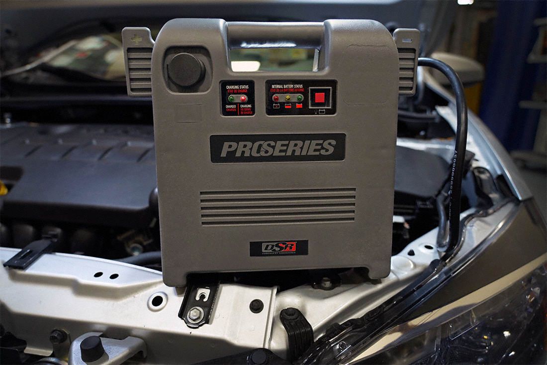 DSR PROSERIES Battery Jump Starter: Boosting, For 12 V DC Battery Volt ...