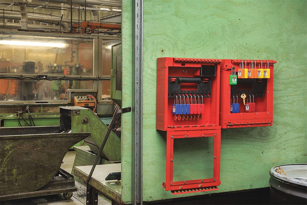 MASTER LOCK GROUP LOCKOUT BOX,HINGED,RED,STEEL - Group Lockout Boxes ...