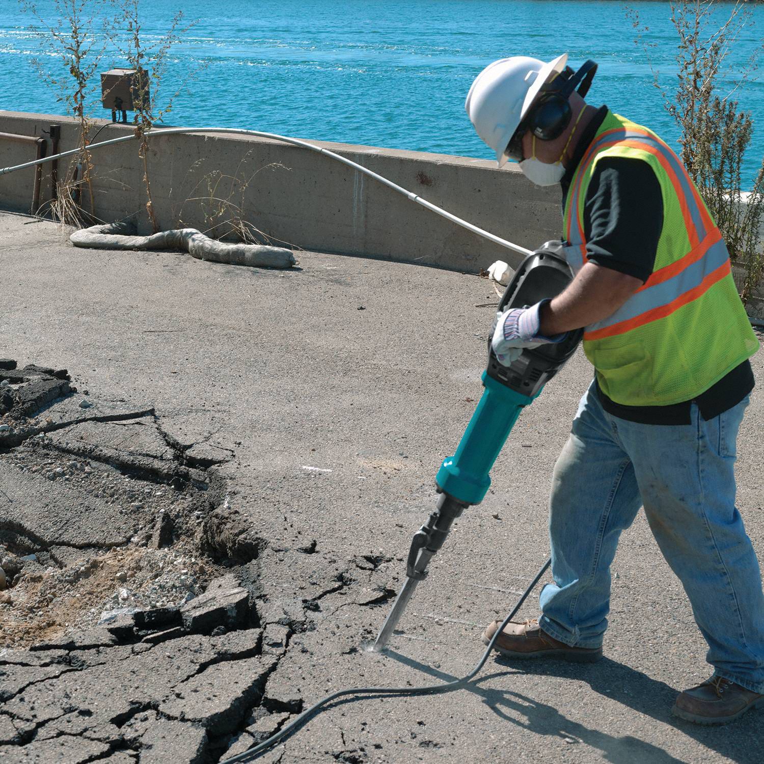 MAKITA Breaker Hammer: Corded, T-Handle, 1 1/8 in Hex, 53.9 ft-lbf, 870 ...