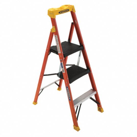 Werner 4ft Fiberglass Type 1a 300 Lbs Capacity Step