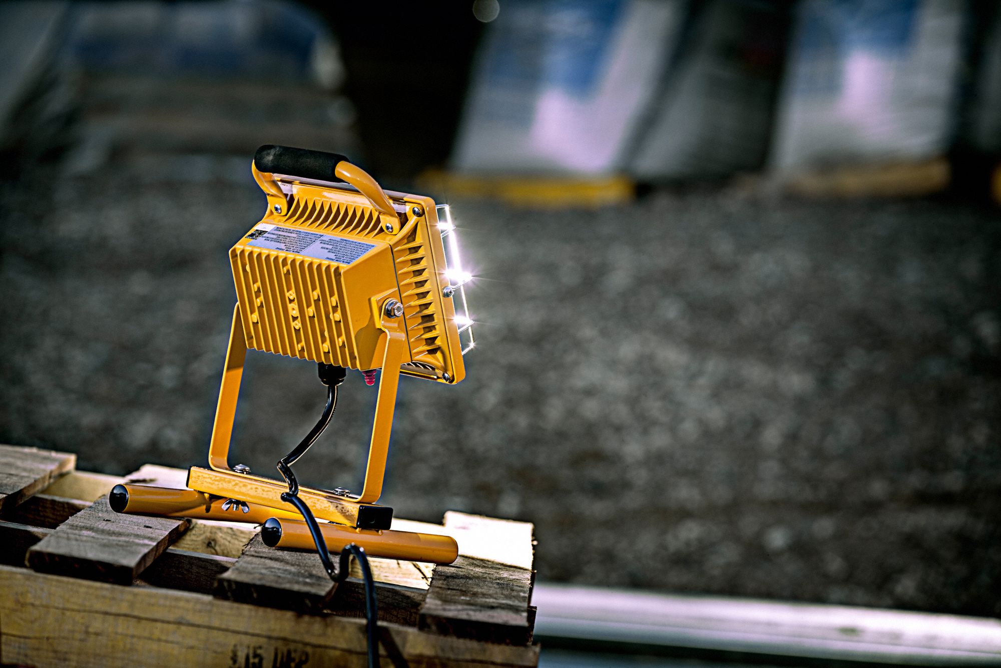 PROBUILT Temporary Job Site Light, Floor Stand, Corded (AC), Lumens ...