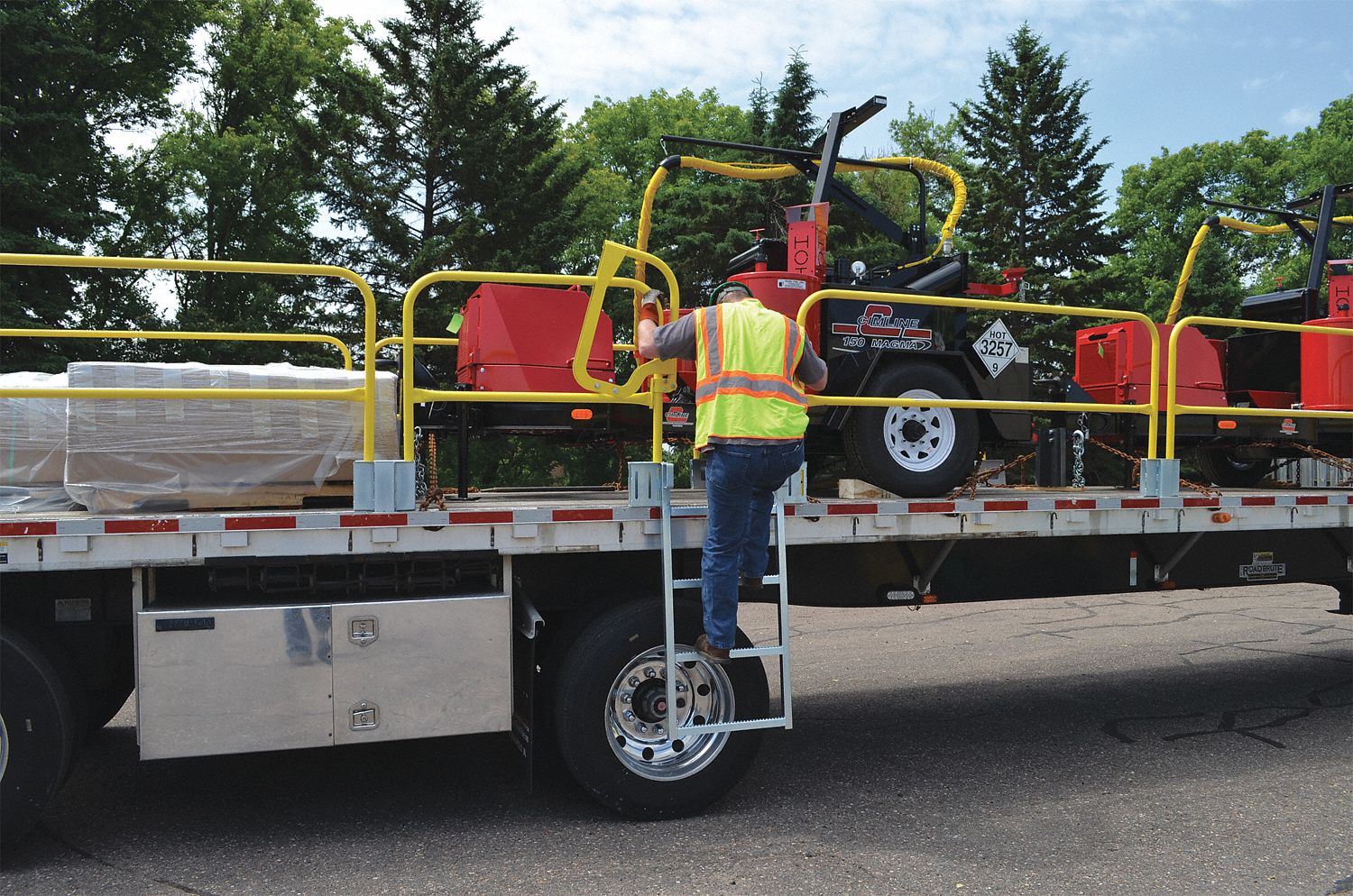 GARLOCK SAFETY SYSTEMS, Flatbed Protection, 132 1/8 in Overall Dp ...