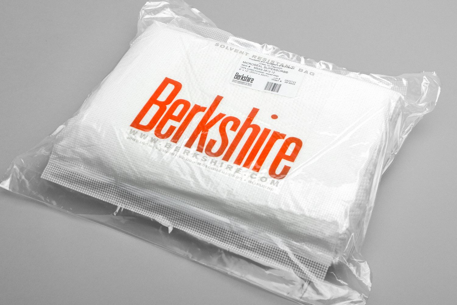 BERKSHIRE Dry Wipe: Soft Pack, ISO 4 (Class 10), Low Lint, MicroSeal ...
