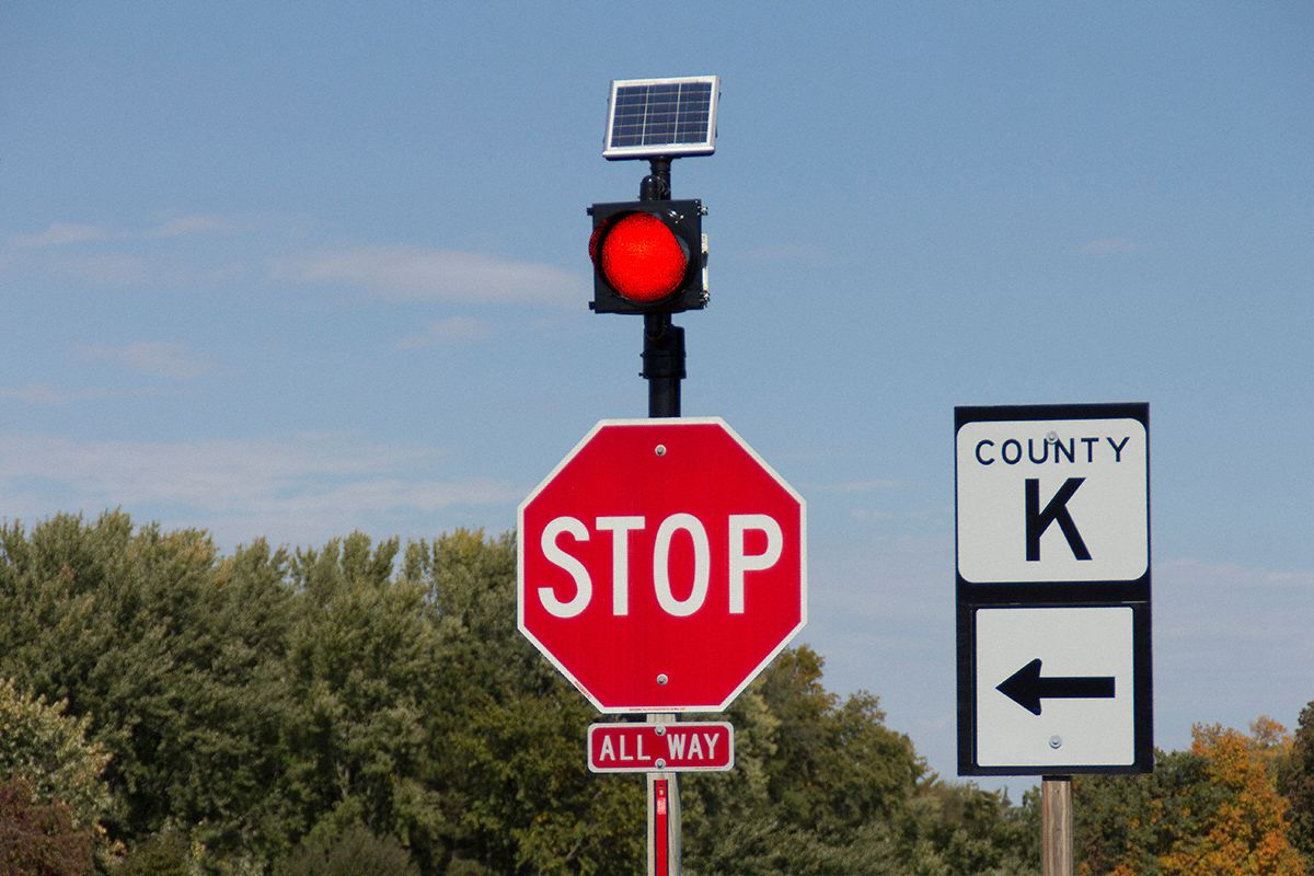 TAPCO Solar Flashing Beacon, Red, Blk Housing - 23Y006|2180-BBSRB ...