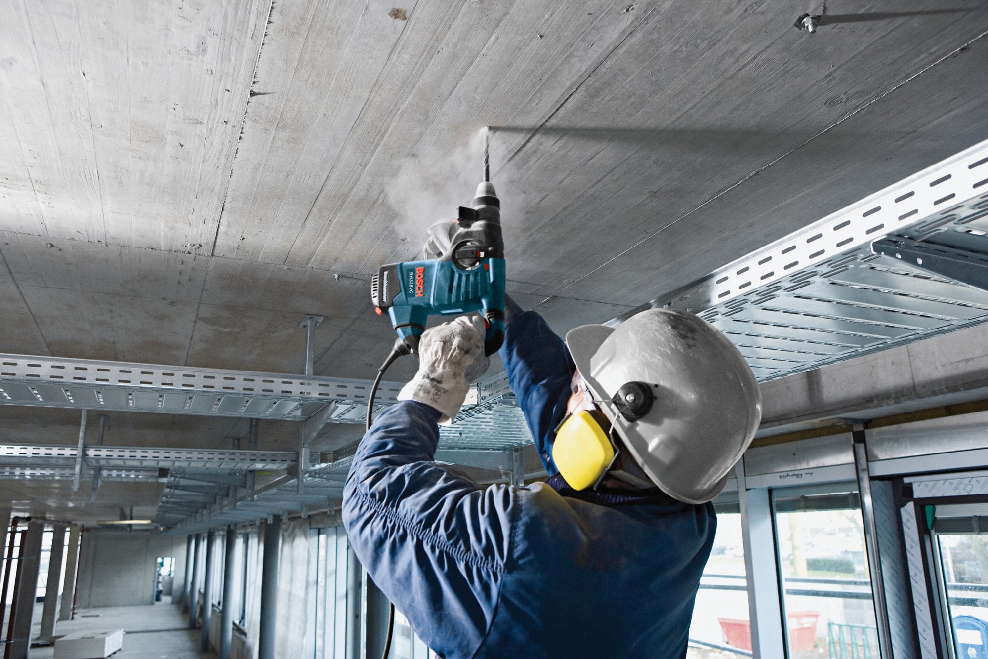 BOSCH Rotary Hammer Kit: SDS-Plus, L-Shape, 1 1/8 in Capacity, 2.6 ft ...