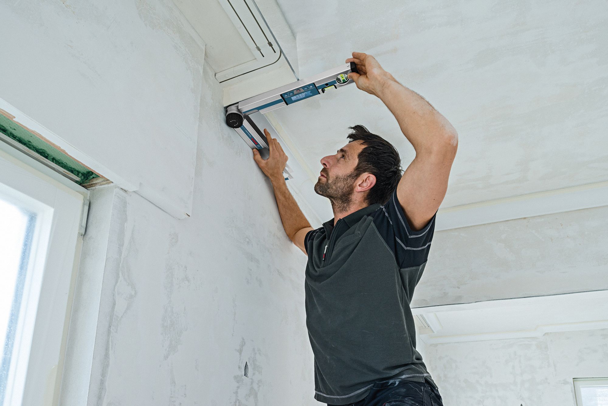 BOSCH Digital Angle Finder: 0° to 220°, Aluminum, 17-39/64" x 2" x 2-13 ...