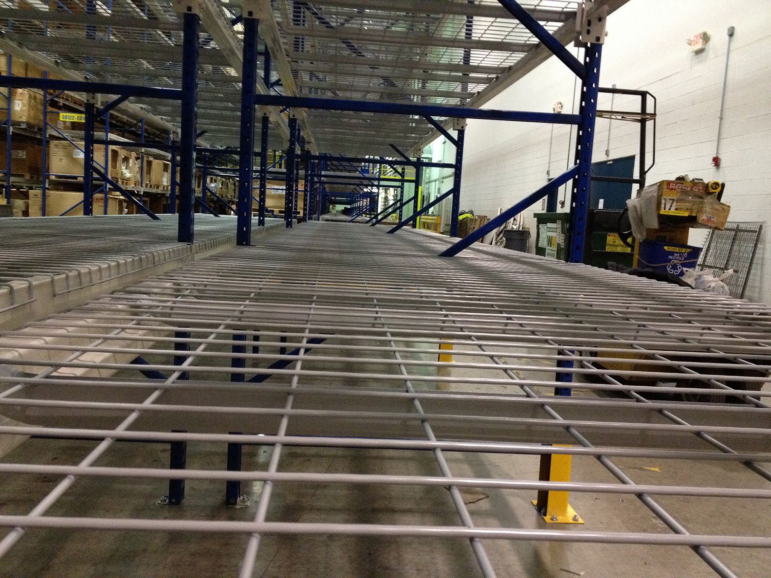 NASHVILLE WIRE Pallet Rack Decking: 46 in x 48 in, Waterfall, Std Wire ...