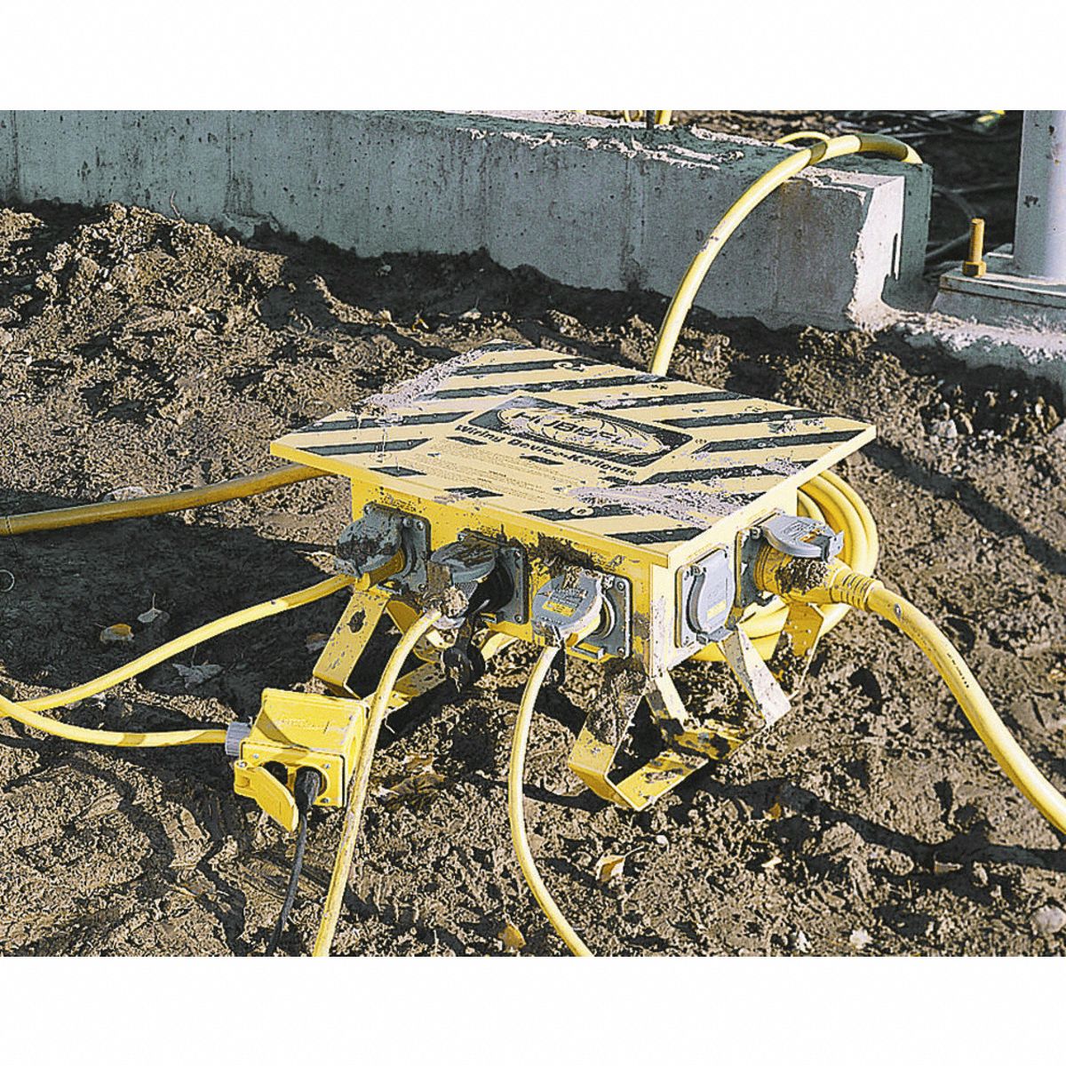 HUBBELL WIRING DEVICE-KELLEMS Power Distribution Box: 120/240V AC, 50 A ...