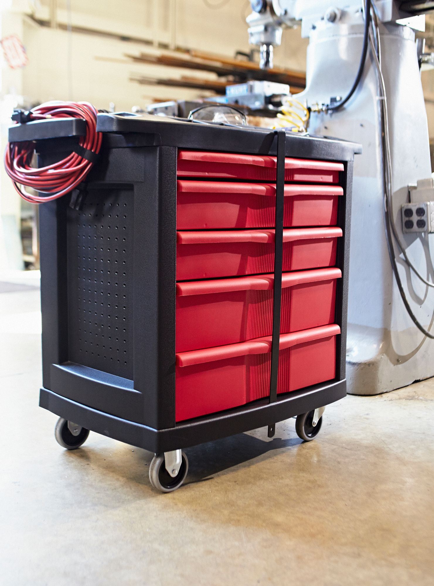 RUBBERMAID COMMERCIAL PRODUCTS Mobile Cabinet Workbench: 32 5/8 in Wd ...