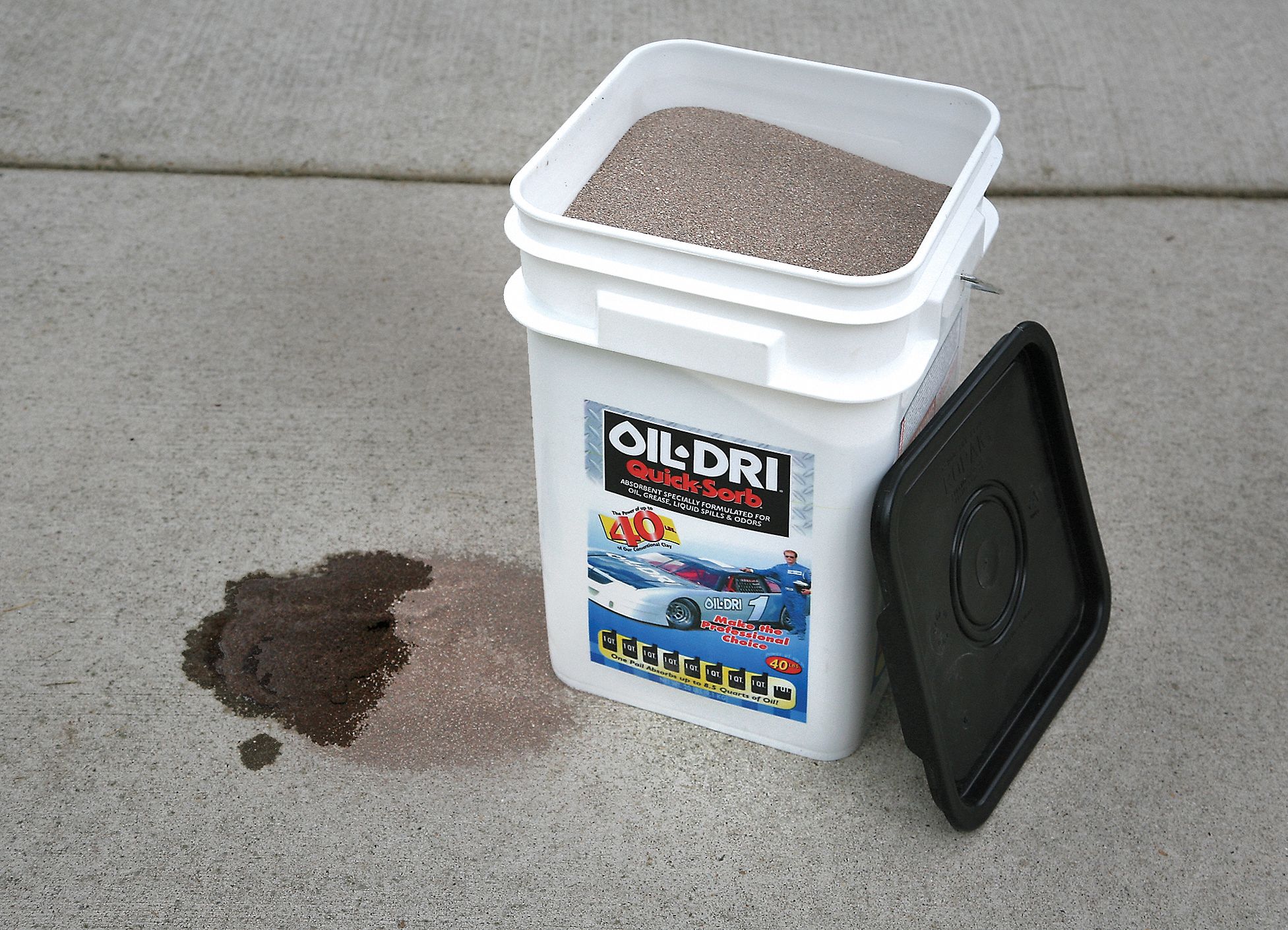 OIL-DRI Loose Absorbent: 2 gal Volume Absorbed per Pkg., 20 lb Wt, Pail ...