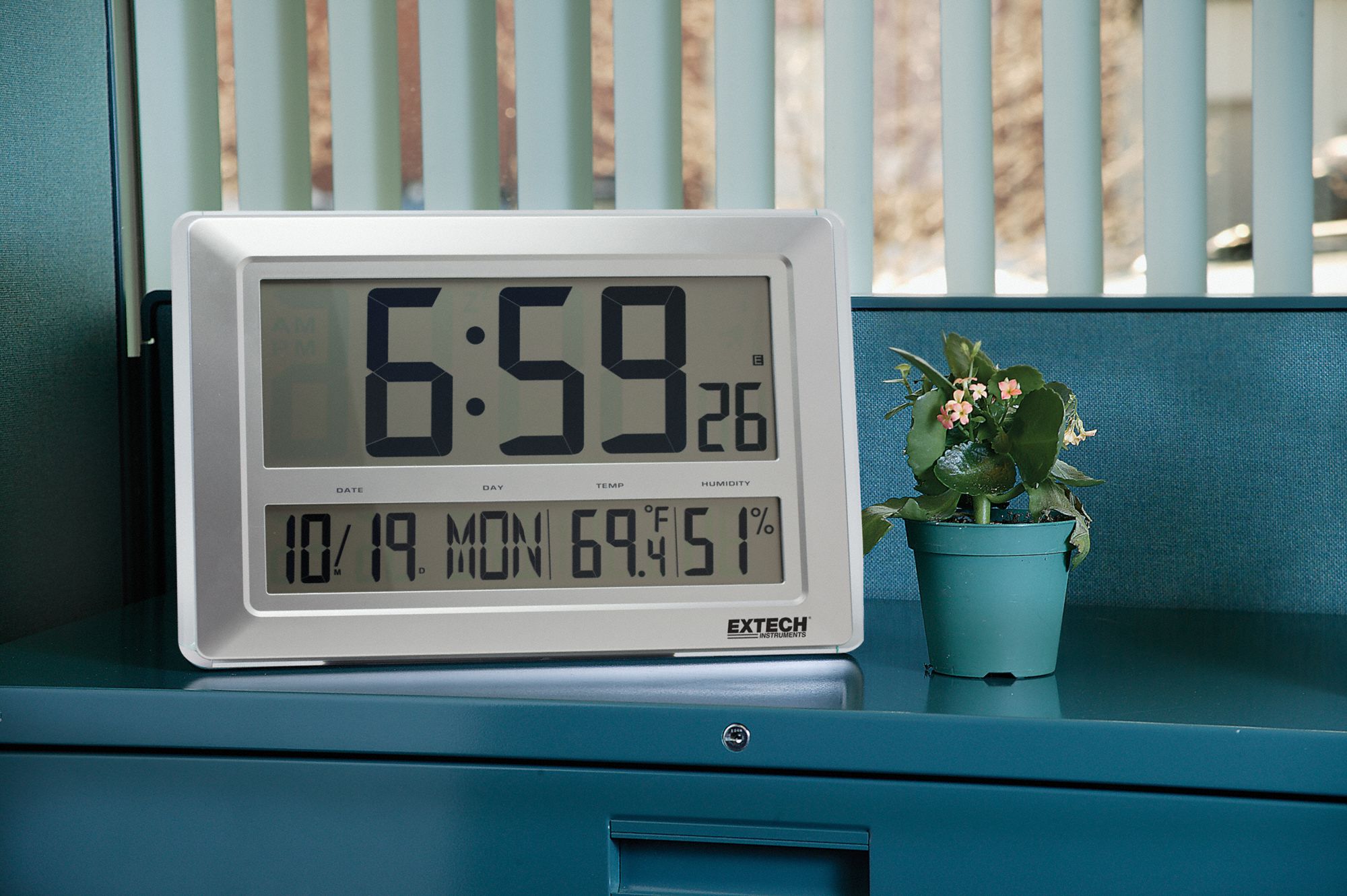 EXTECH Radio Control Clock: Indoor, 32° to 122°F/0° to 50°C, 20% to 99% ...