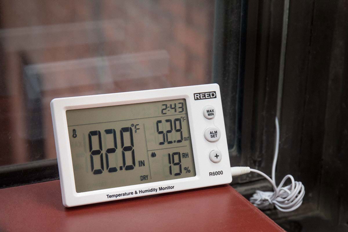 REED INSTRUMENTS Temperature And Humidity Meter: 20% to 95% RH ...