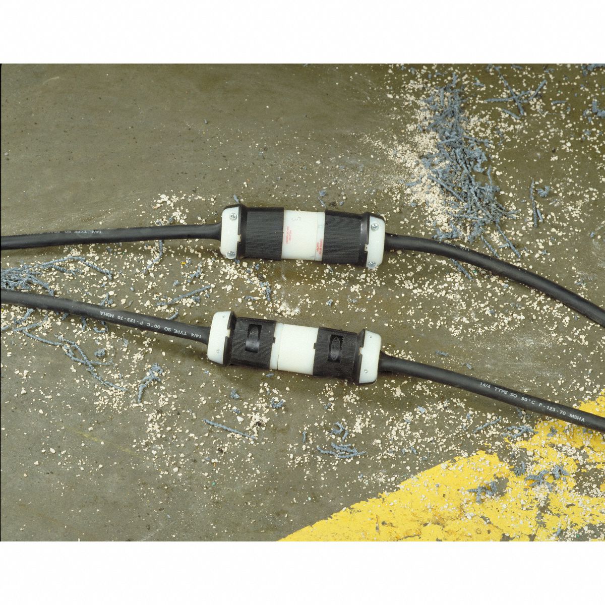 HUBBELL Locking Connector: L16-30R, 30, 480V AC, 3 Poles, Black/White ...