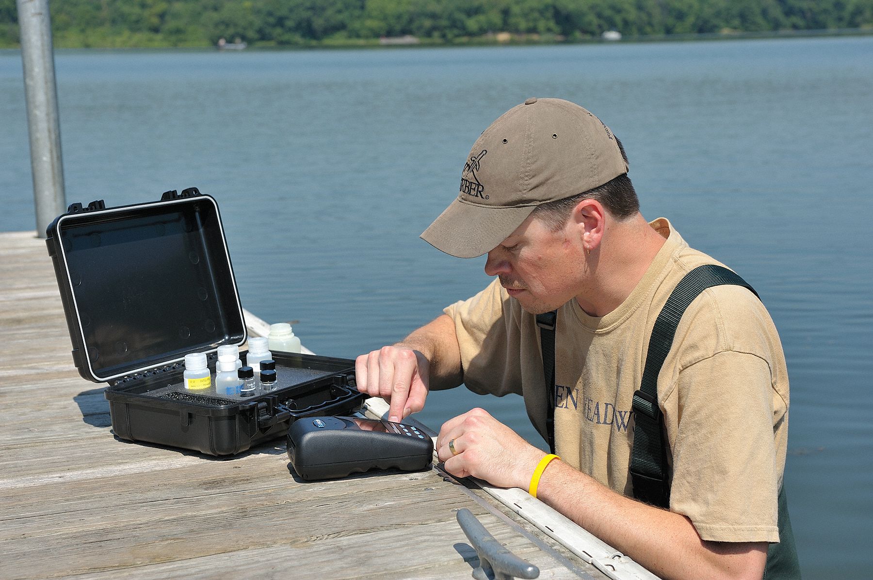 LAMOTTE LCD Turbidity Meter, EPA with 0 to 4000 NTU Turbidity Range ... LAMOTTE LCD Turbidity Meter, EPA with 0 to 4000 NTU Turbidity Range ...