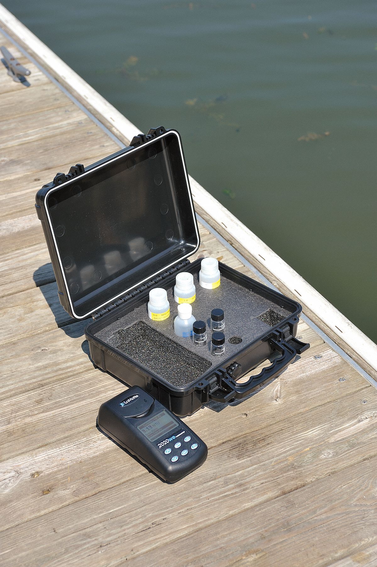 LAMOTTE LCD Turbidity Meter, EPA with 0 to 4000 NTU Turbidity Range ... LAMOTTE LCD Turbidity Meter, EPA with 0 to 4000 NTU Turbidity Range ...