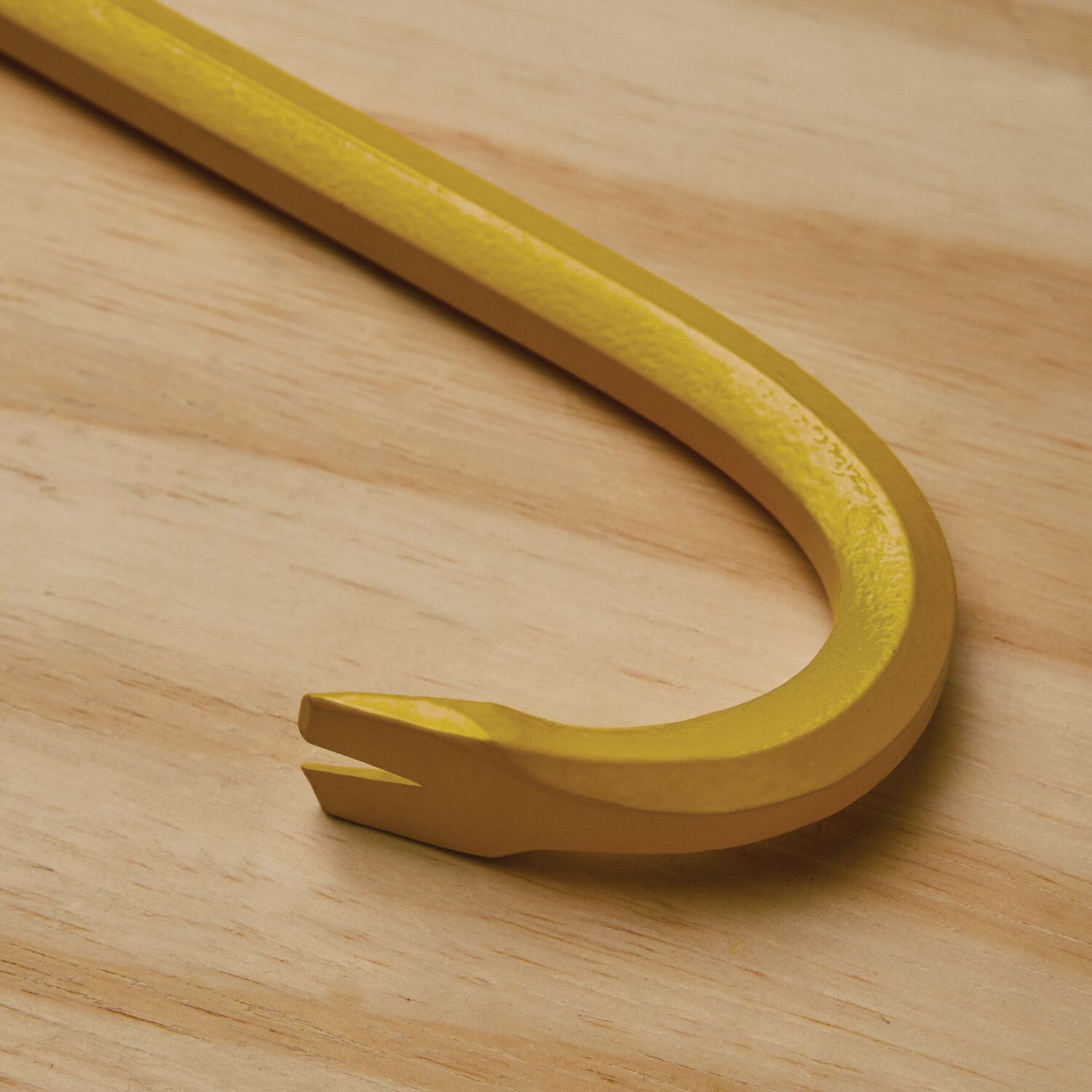 STANLEY Slotted Claw Ripping Bar: Chisel/Claw End, 36 in Overall Lg, 3/ ...