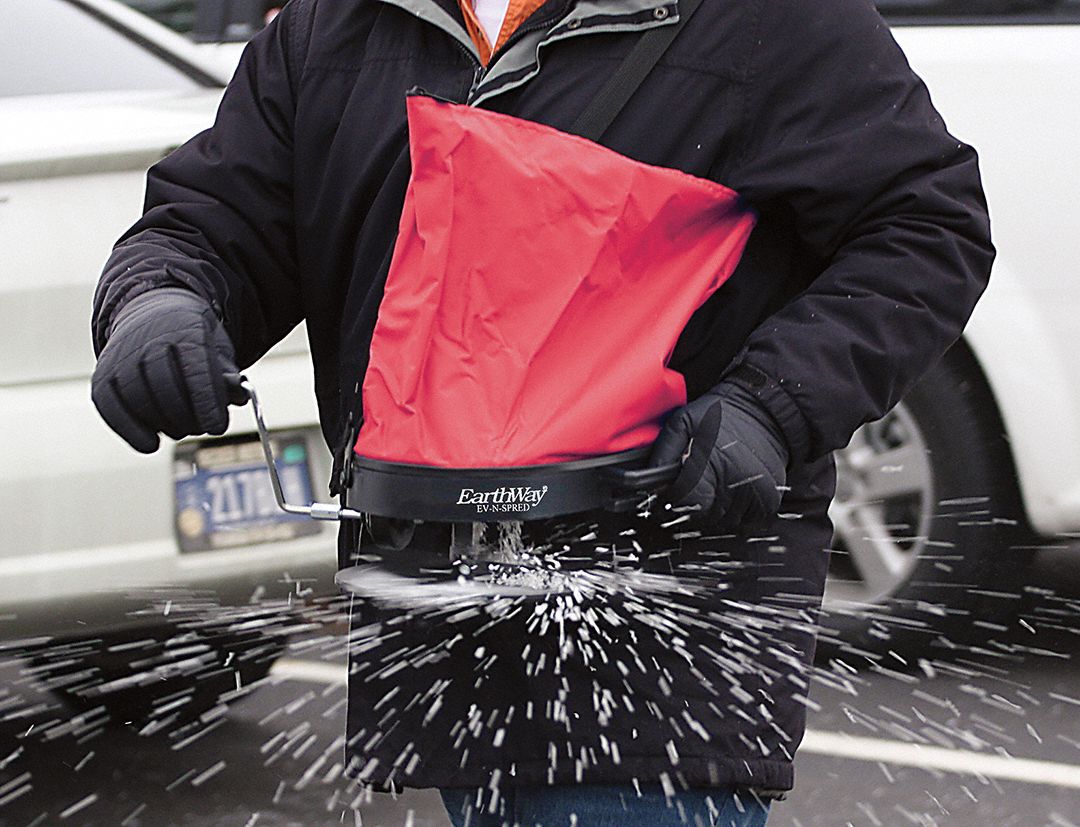 EARTHWAY Handheld Broadcast Spreader, 25 lb, 1 Hole - 6WY27|2750 - Grainger