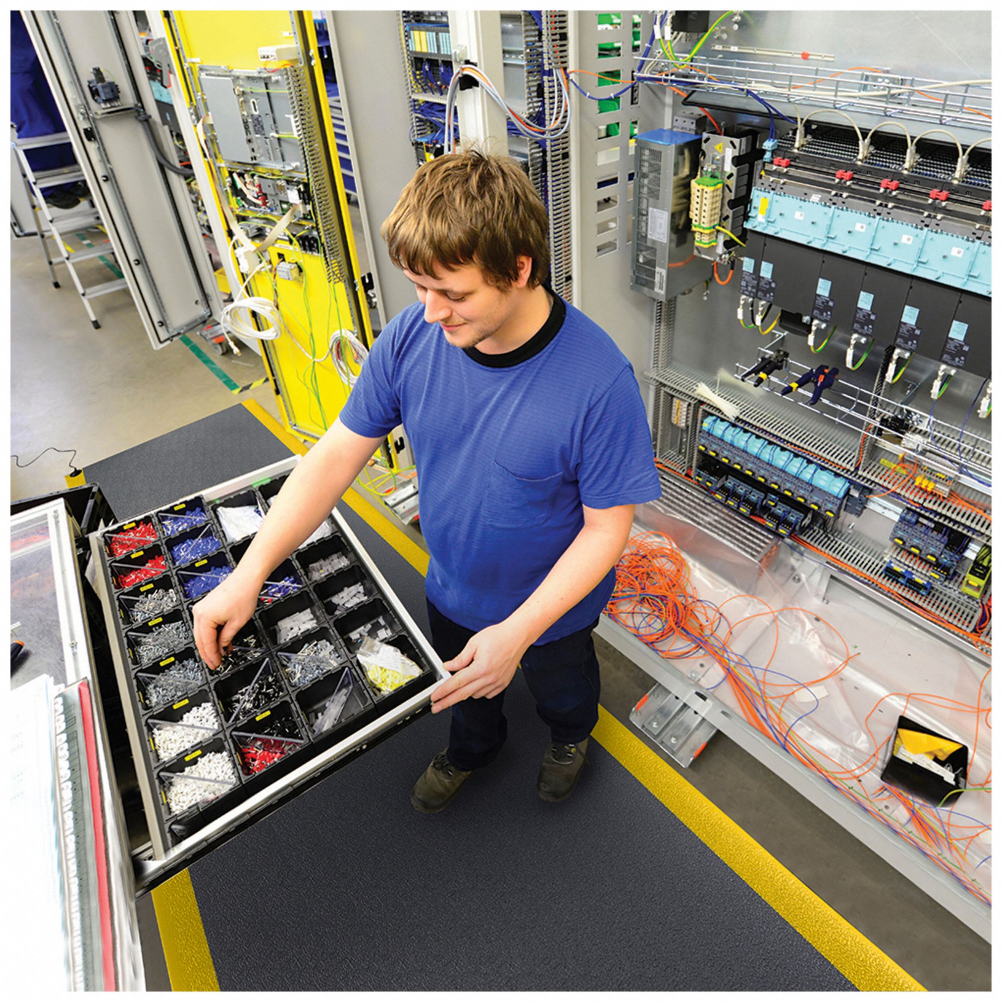 NOTRAX Static Dissipative Floor Mat: Static Dissipative, 3 ft x 5 ft ...