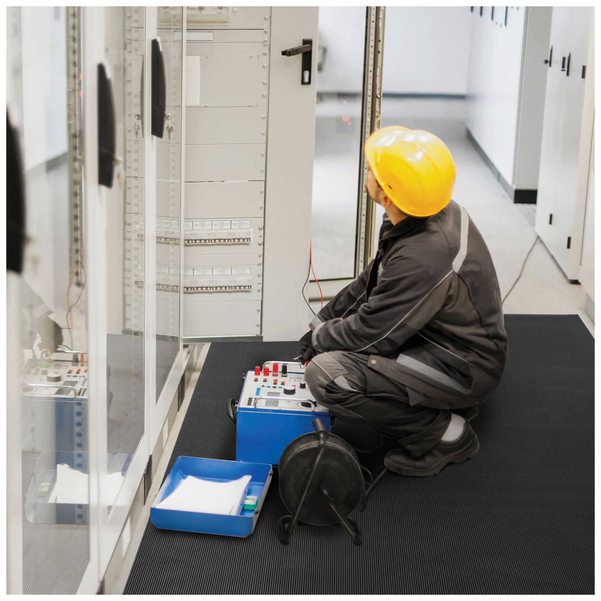 NOTRAX Switchboard Mat: Type II: Class 2, Ribbed, 4 ft x 75 ft, 1/4 in ...